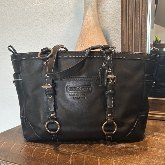 Coach | Bags | Coach Leather Tote Circa 208 Likely Coach Legacy ...